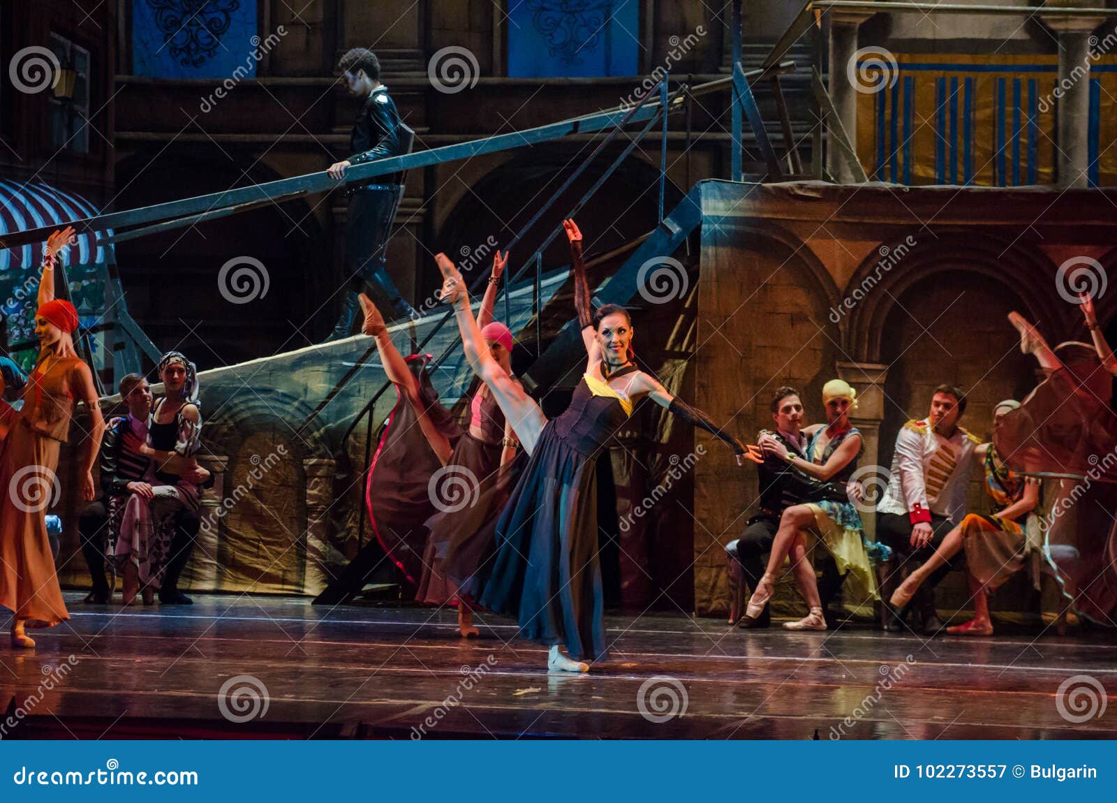 Ballet Moderno Carmen Y Jose Fotografía editorial - Imagen de traje ...