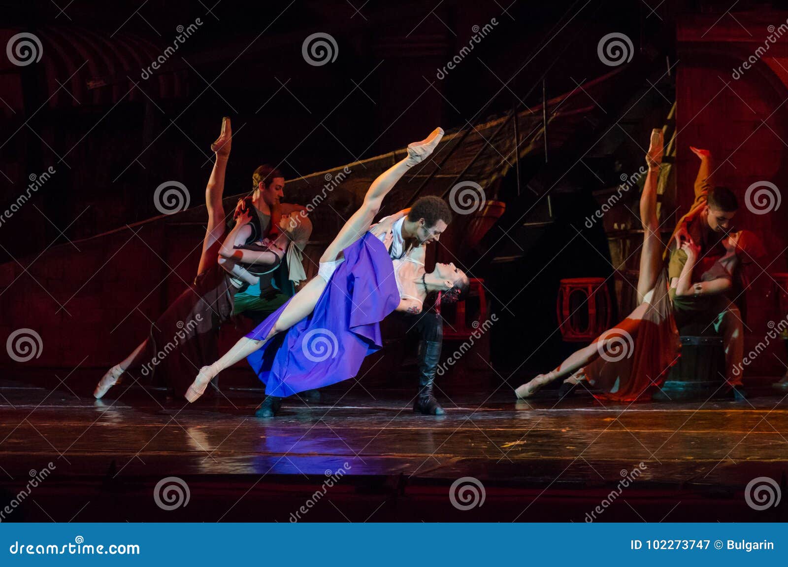 Ballet Moderno Carmen Y Jose Fotografía editorial - Imagen de brillo ...