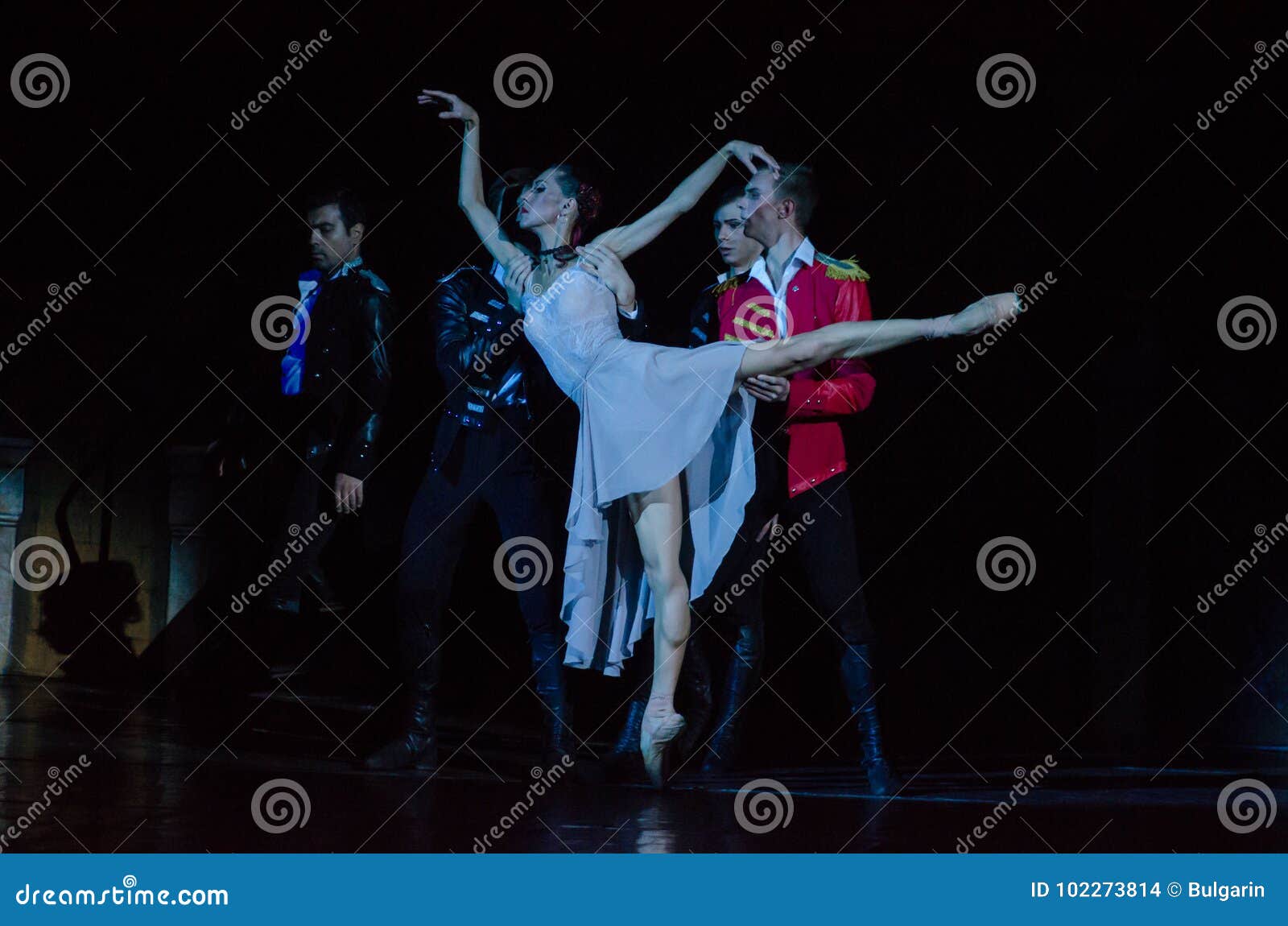 Ballet Moderno Carmen Y Jose Imagen de archivo editorial - Imagen de ...