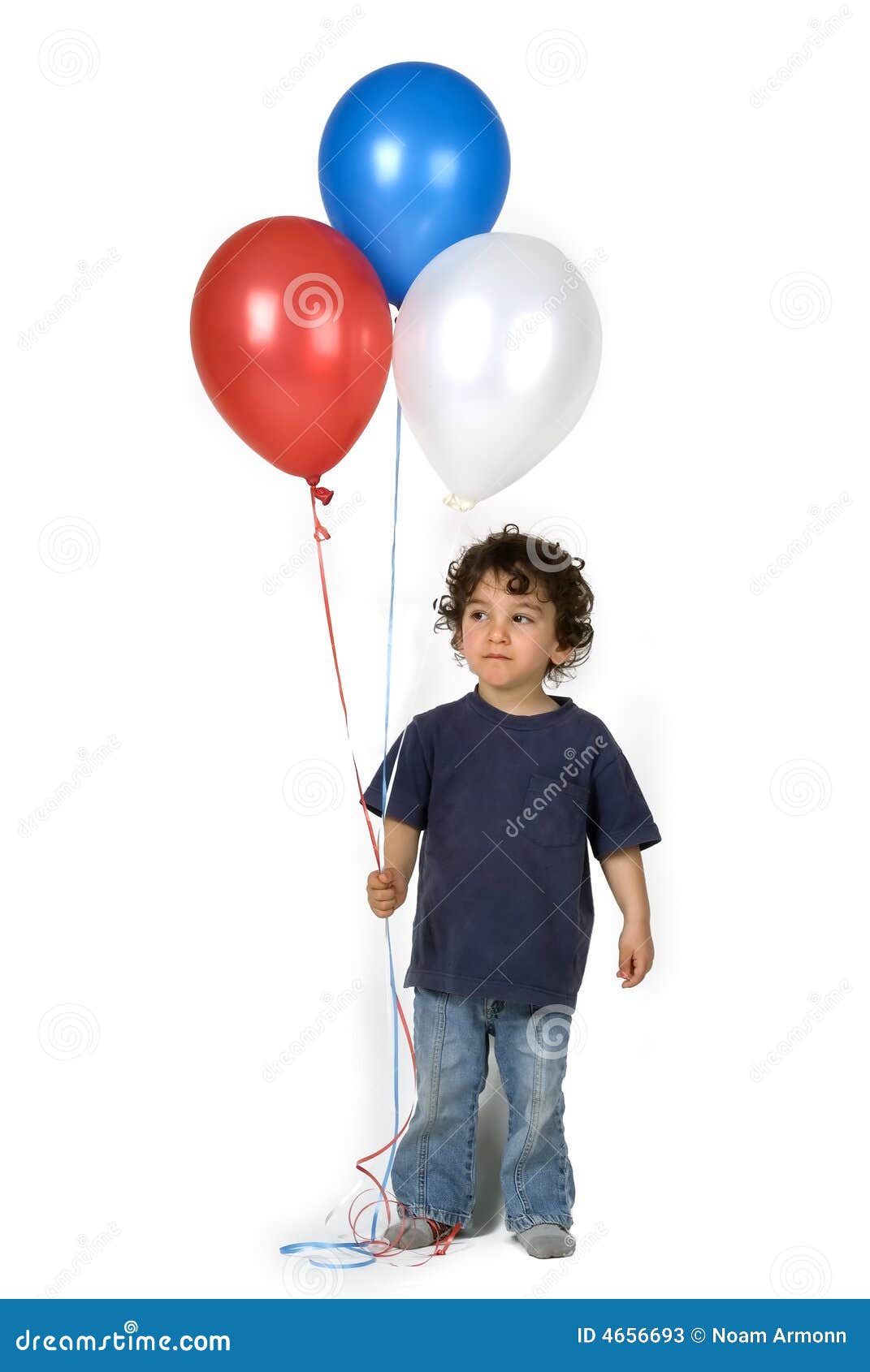 Ballons du petit garçon 3 image stock. Image du ballon - 4656693