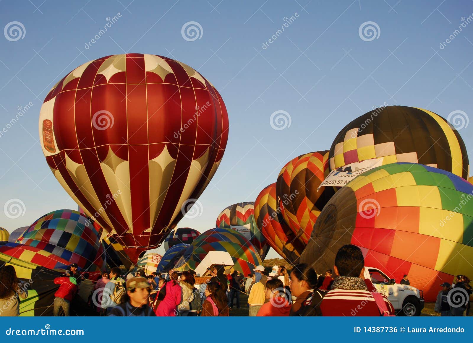 Balloon (aircraft) Editorial Photo - Image: 14387736