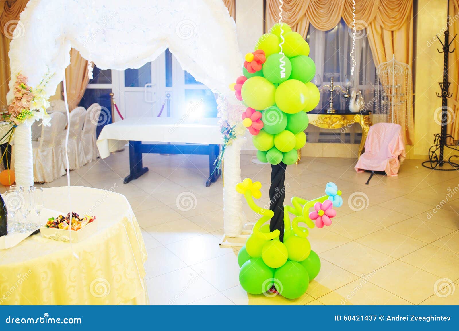 Air Balloon And Tree Royalty-Free Stock Photography | CartoonDealer.com ...