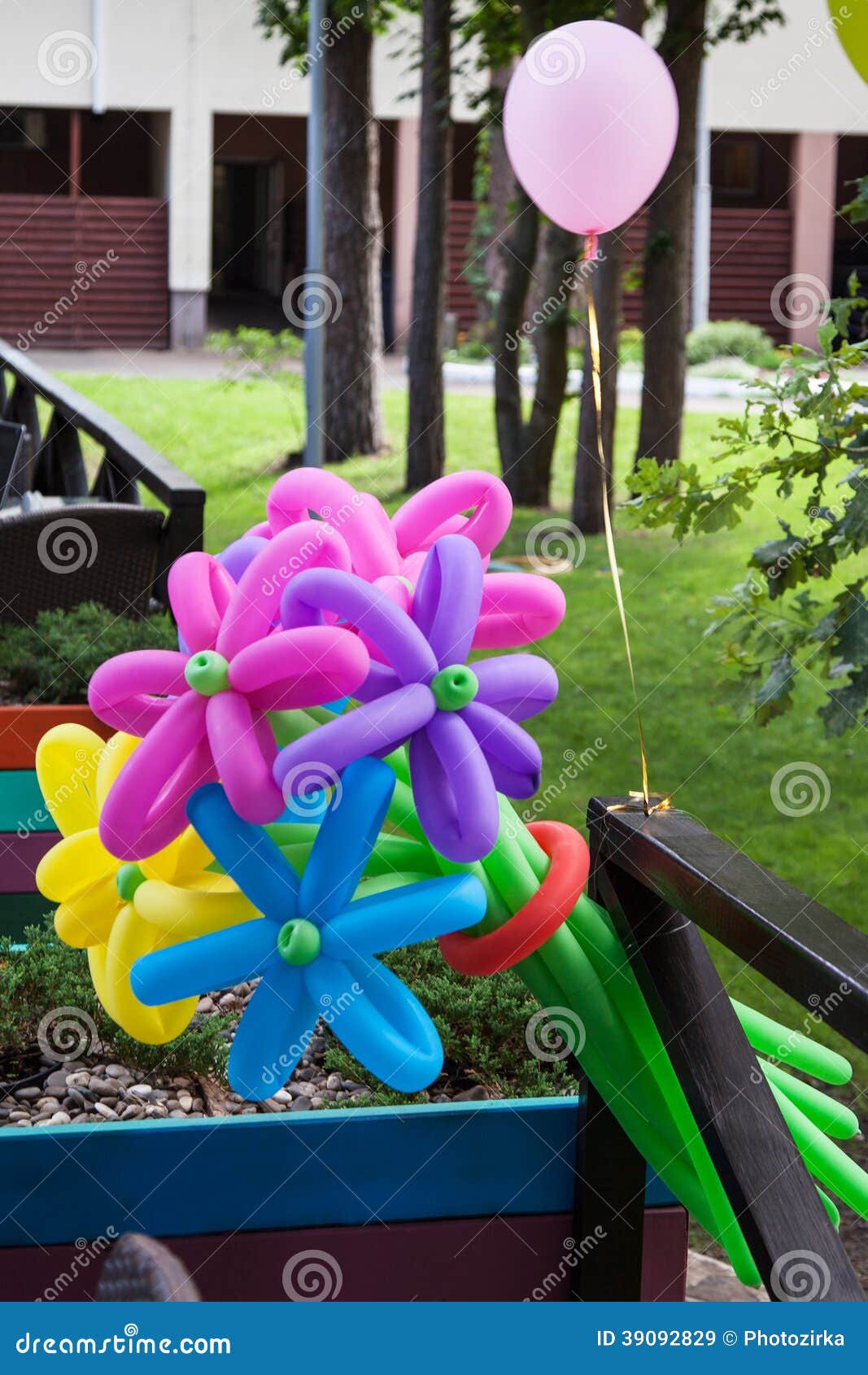 Balloons Shaped in Form Flower Stock Image - Image of event, gift: 39092829