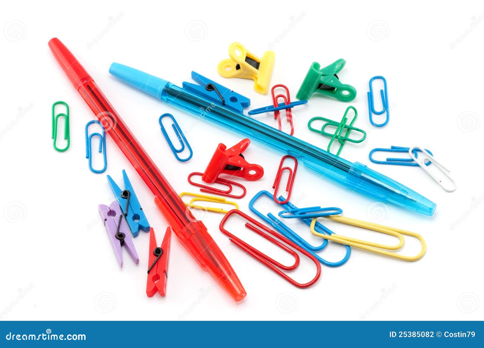 Ballpoint, pen en klemmen stock foto. Image of achtergrond - 25385082