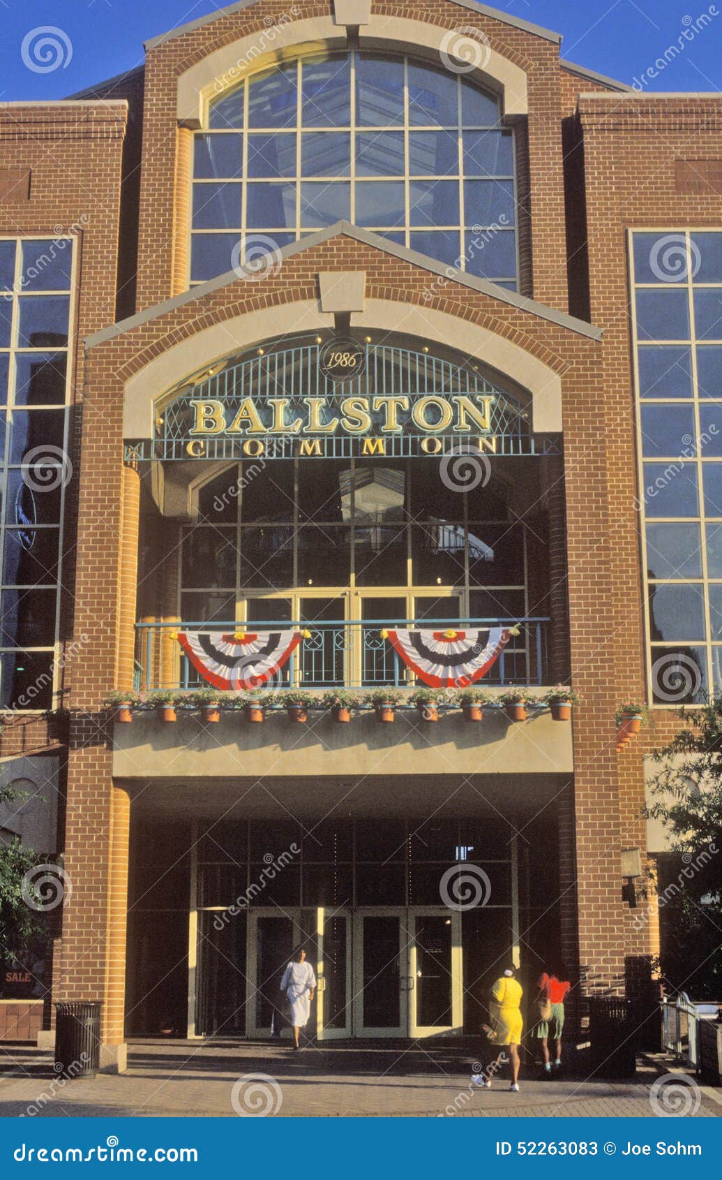 Ballston Common Mall in Arlington, Washington, DC Editorial Stock Photo ...