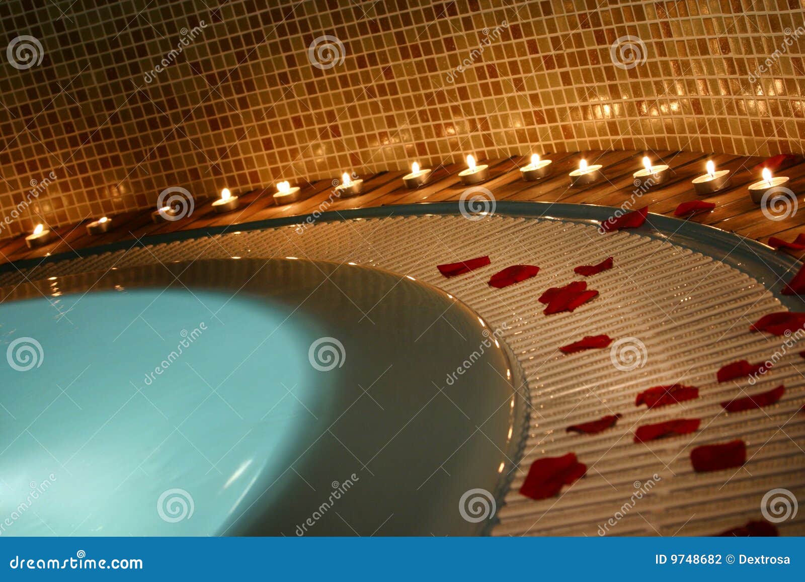 Balneario y Jacuzzi foto de archivo. Imagen de relaje - 9748682