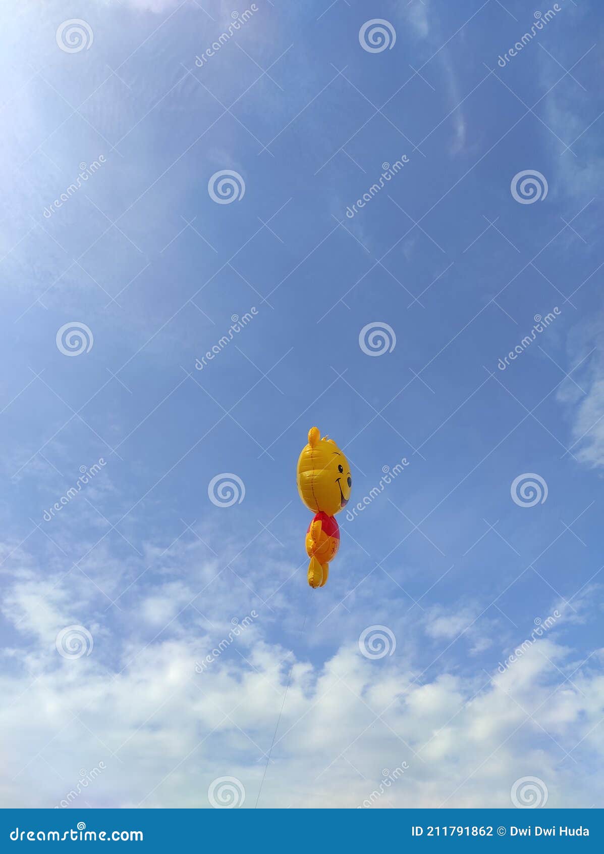 A Baloon Winnie the Pooh Fly To the Sky Editorial Photography - Image ...