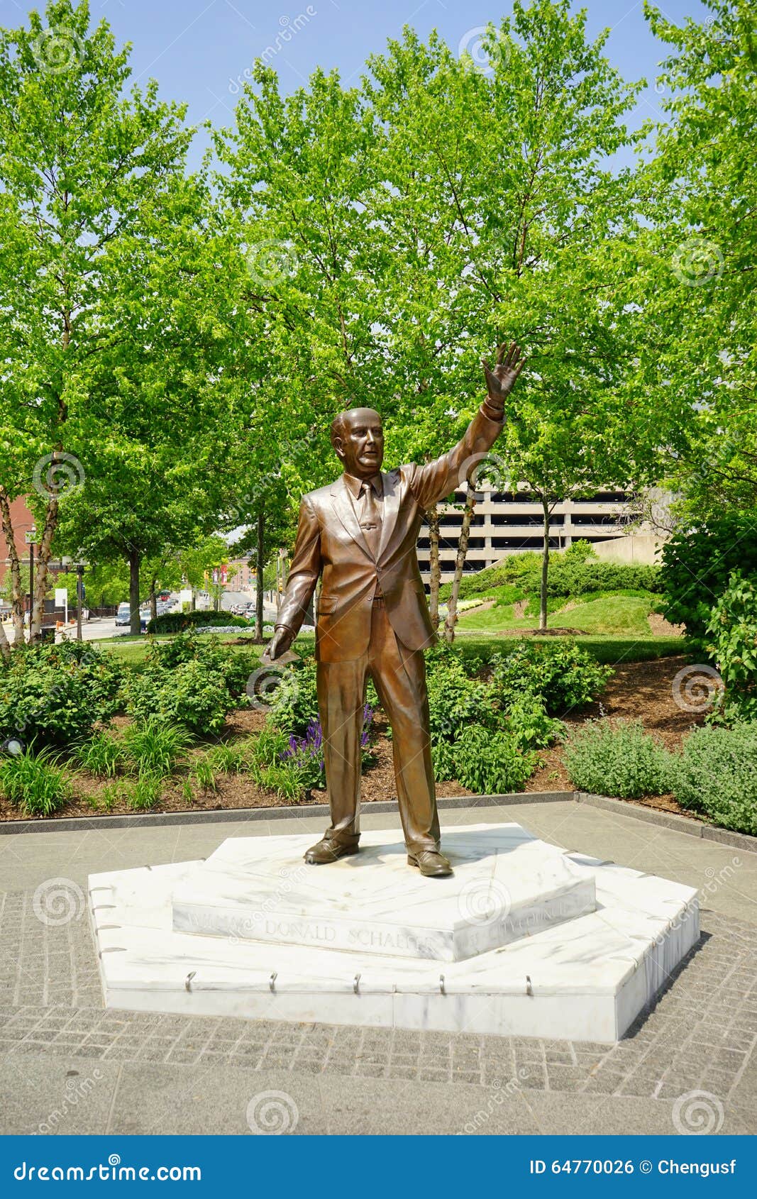 Baltimore Inner Harbor Park Statue Editorial Photo - Image of green ...