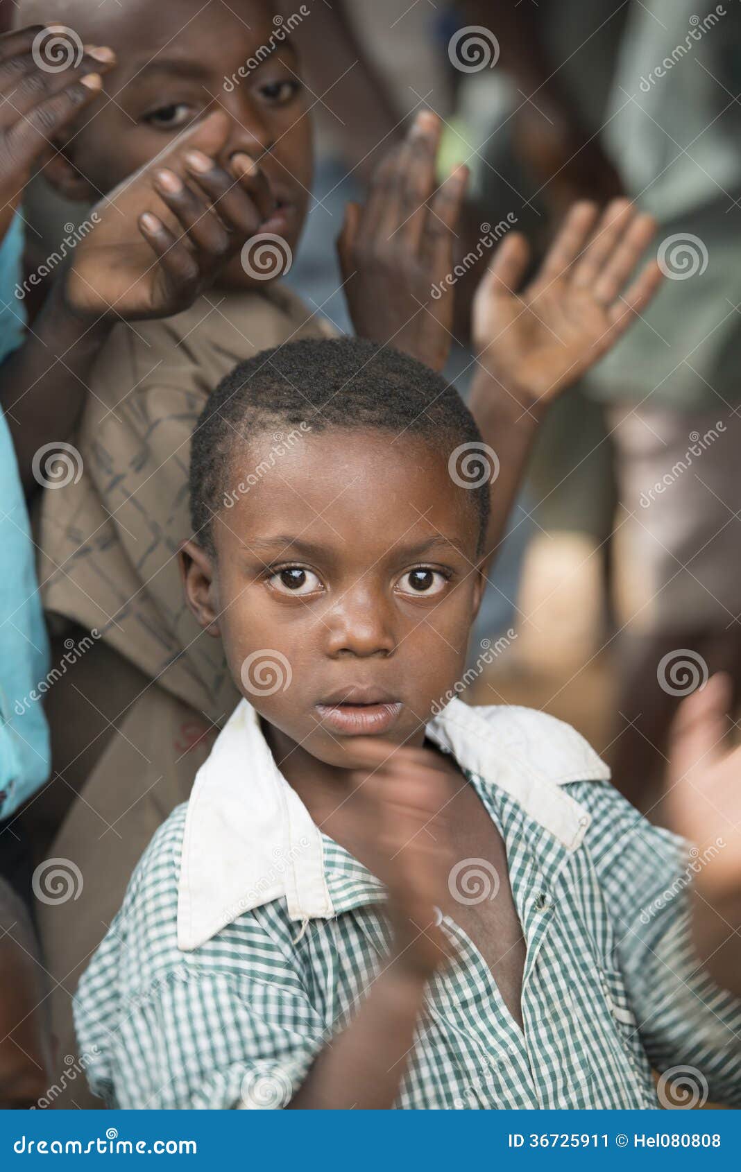 Bambini D'applauso in Africa Fotografia Editoriale - Immagine di ...