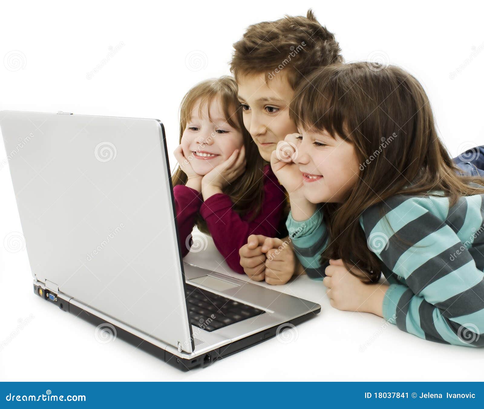 Bambini Felici Con Il Computer Portatile Immagine Stock - Immagine di ...