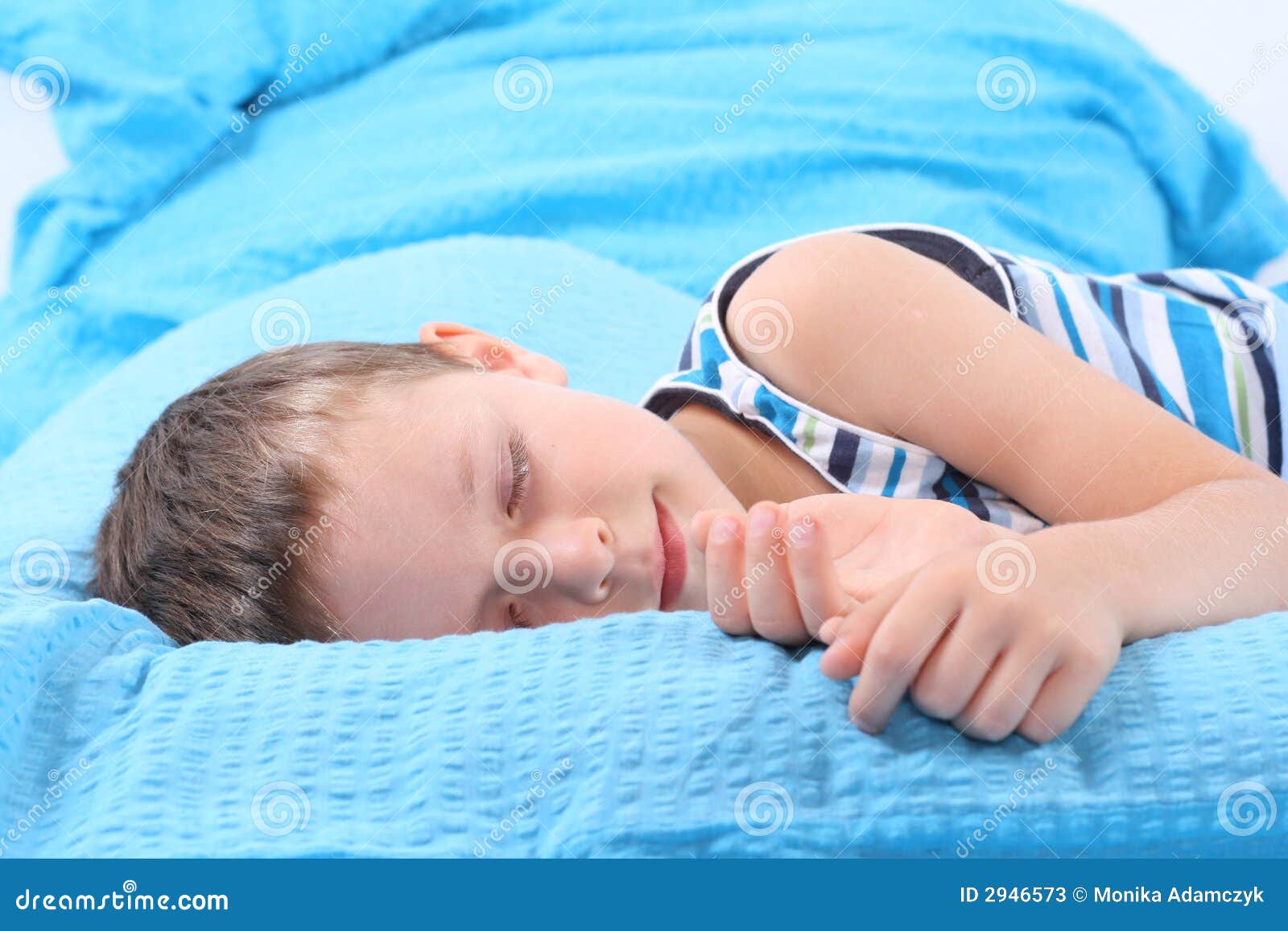Bambino addormentato immagine stock. Immagine di anni - 2946573