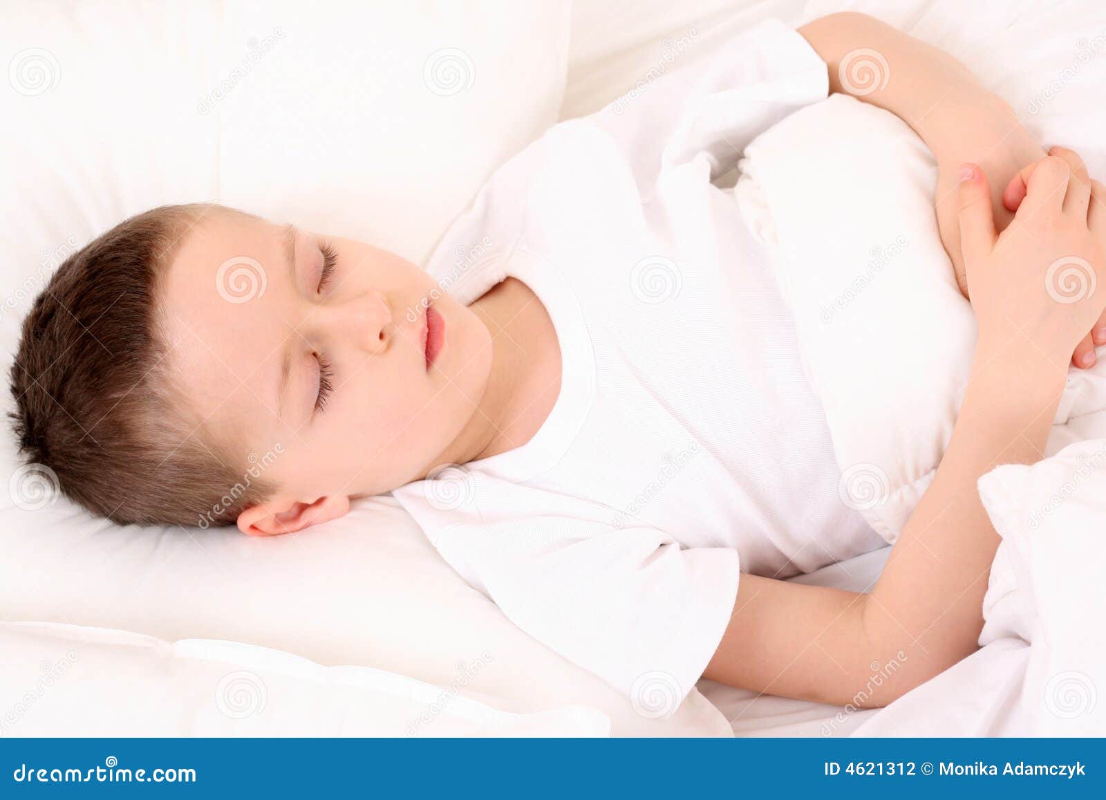 Bambino addormentato fotografia stock. Immagine di persona - 4621312