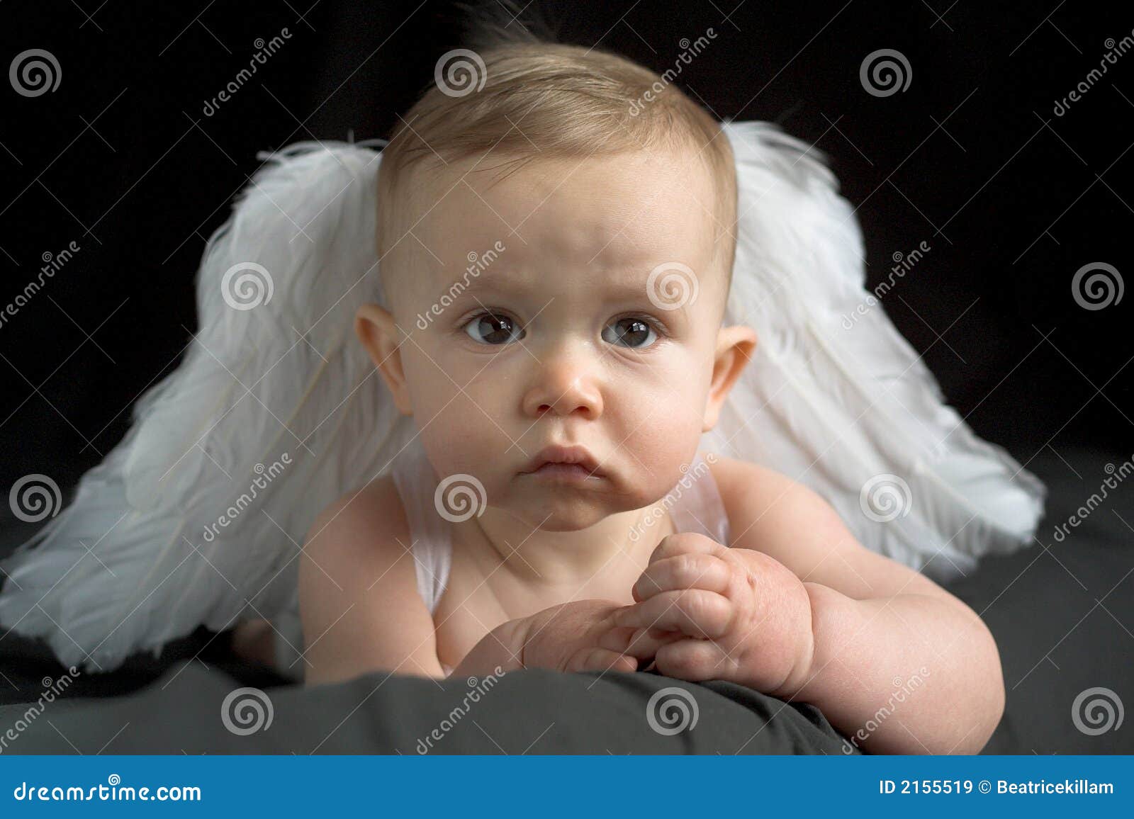 Bambino di angelo immagine stock. Immagine di celeste - 2155519