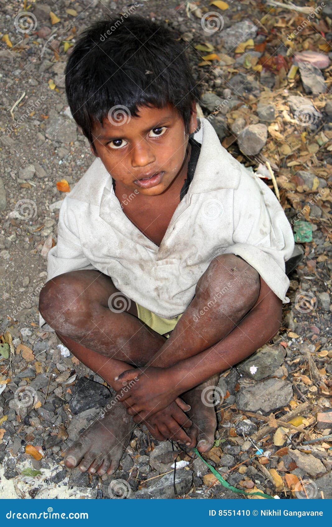 Bambino povero fotografia stock. Immagine di giovane, scosso - 8551410