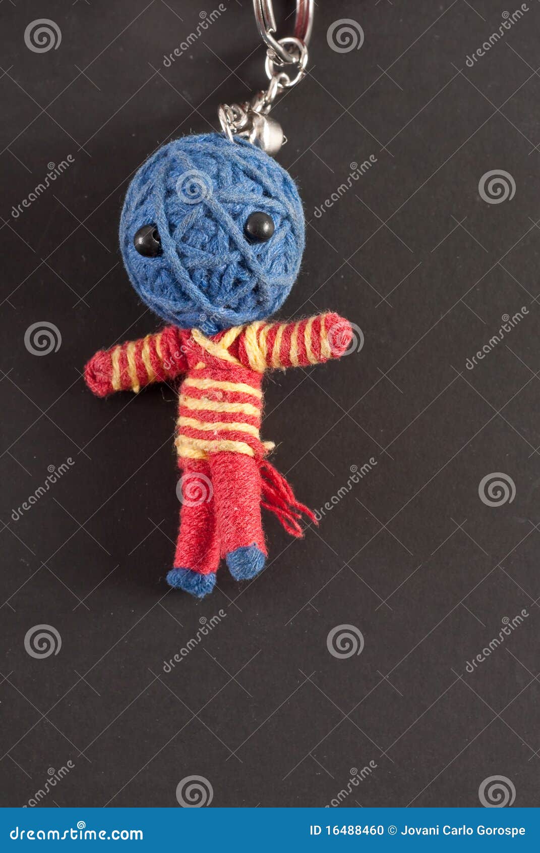 Bambola Keychain di voodoo fotografia stock. Immagine di paranormale ...