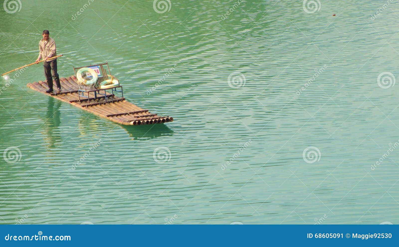 Bamboo rafting on Li River editorial photo. Image of china - 68605091