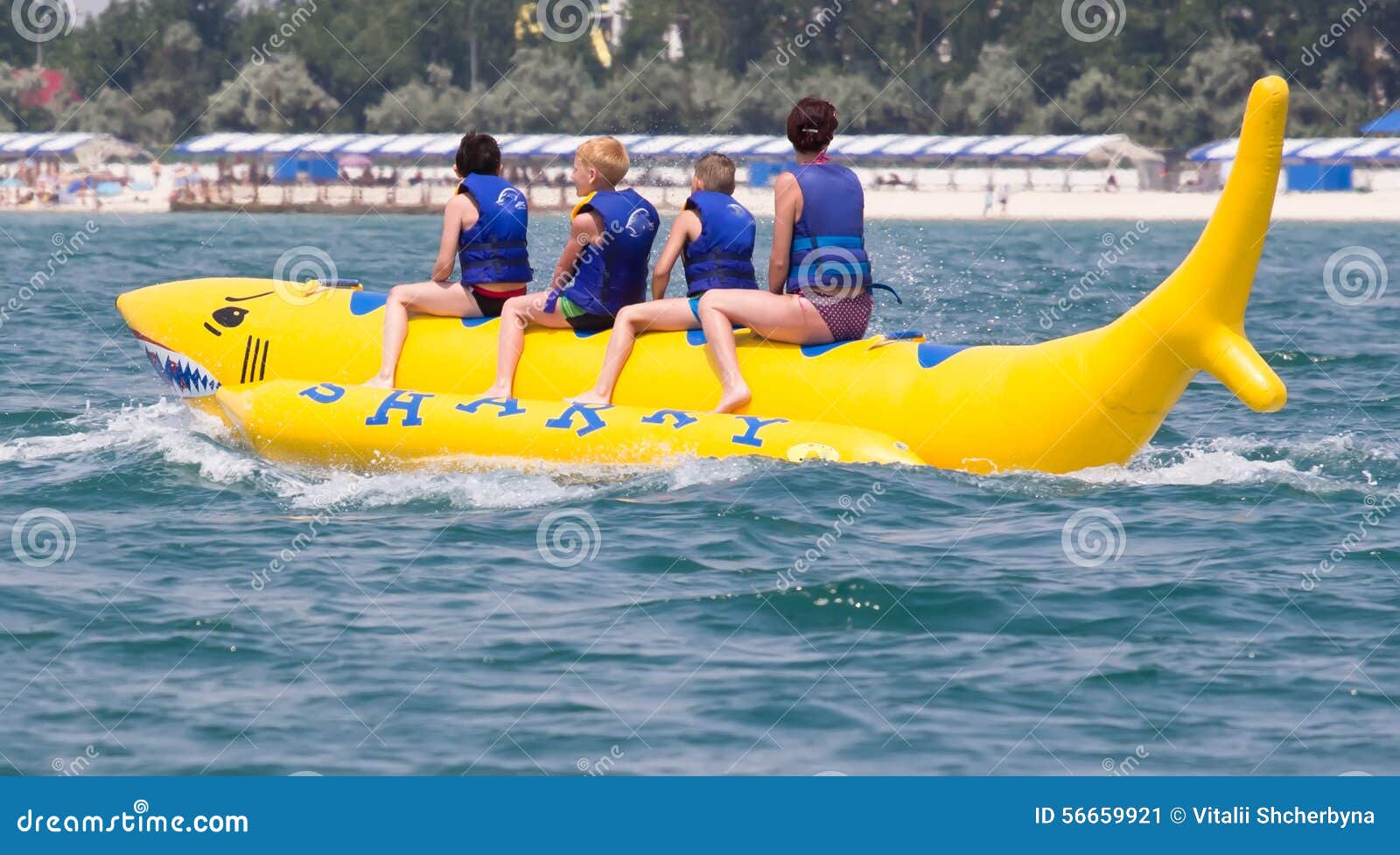 Banana boat editorial photo. Image of raft, waves, thrilling - 56659921