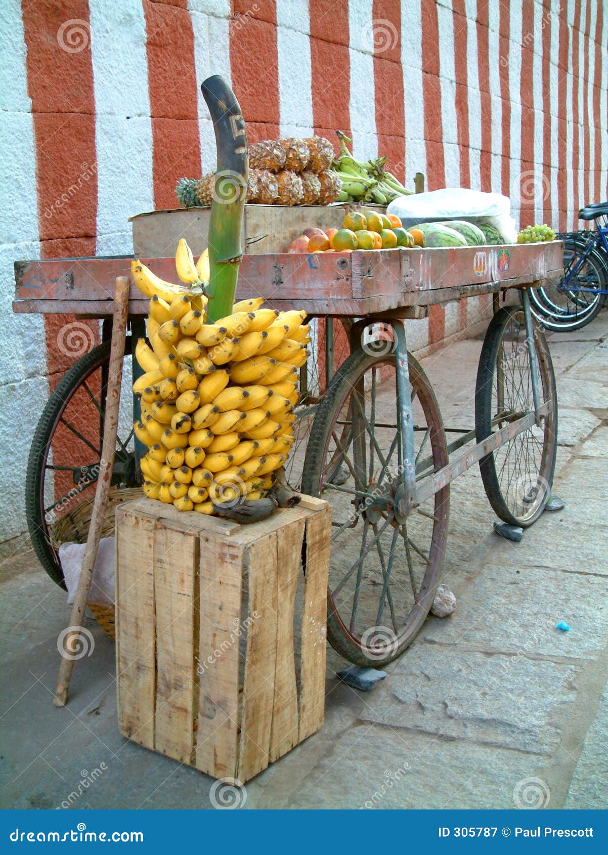 Banana and cart stock image. Image of oranges, market, traditional - 305787