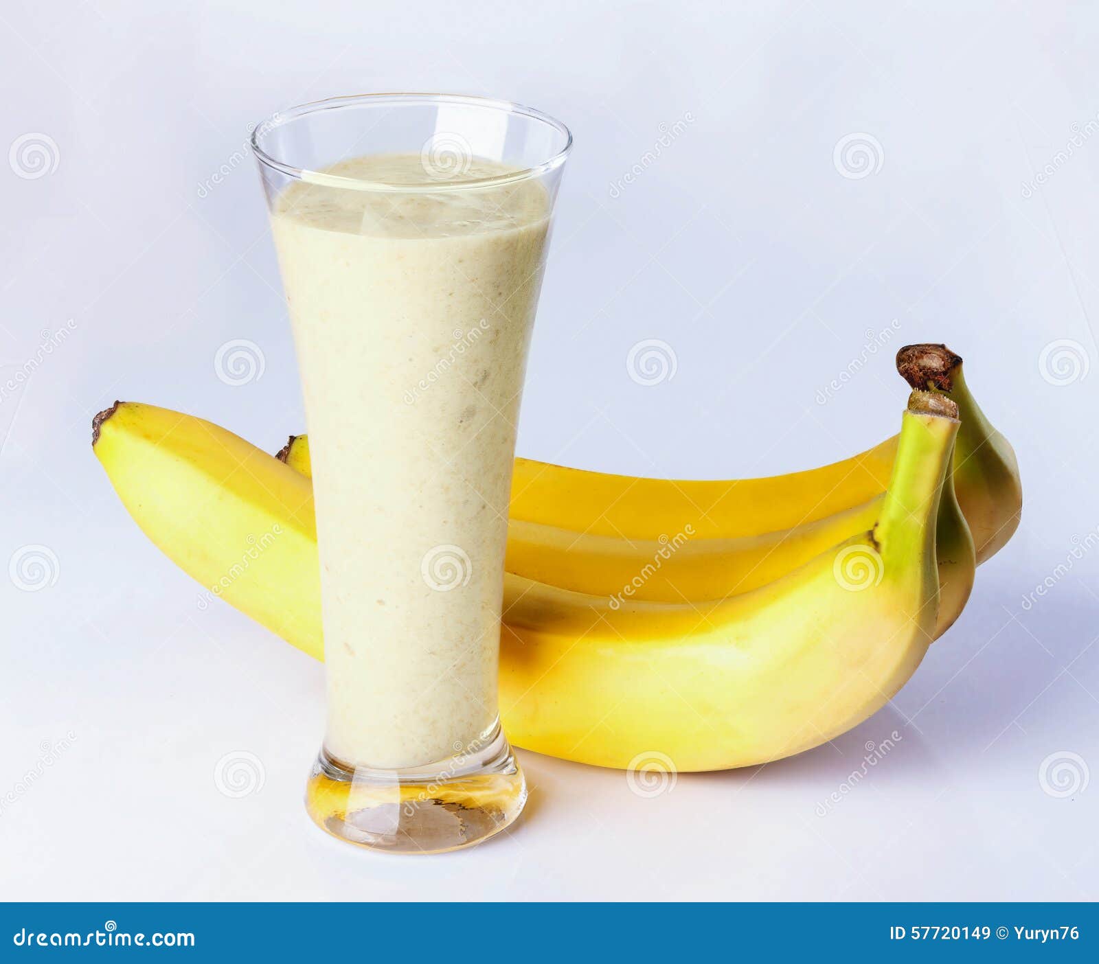 Banane Avec Du Jus Frais De Lait Image stock - Image du froid, vivacité ...