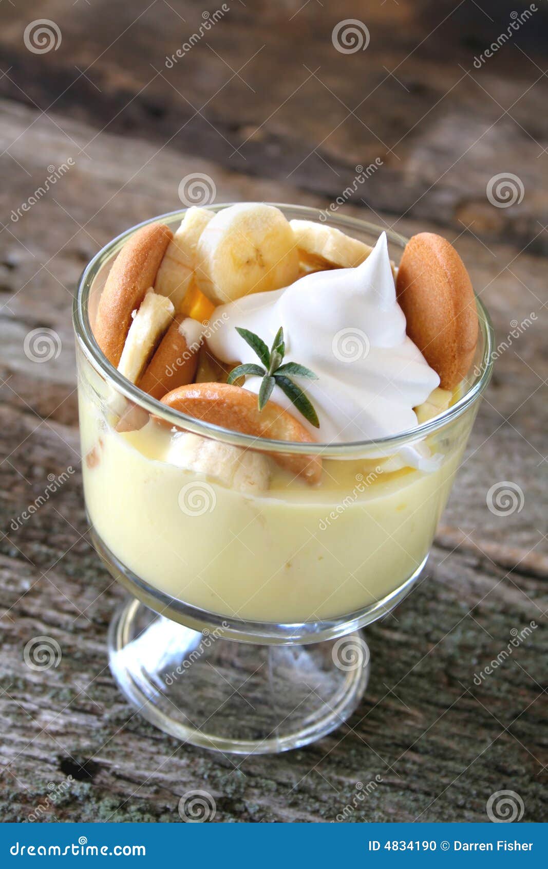 Bananen-Pudding stockfoto. Bild von umhüllung, vanille - 4834190