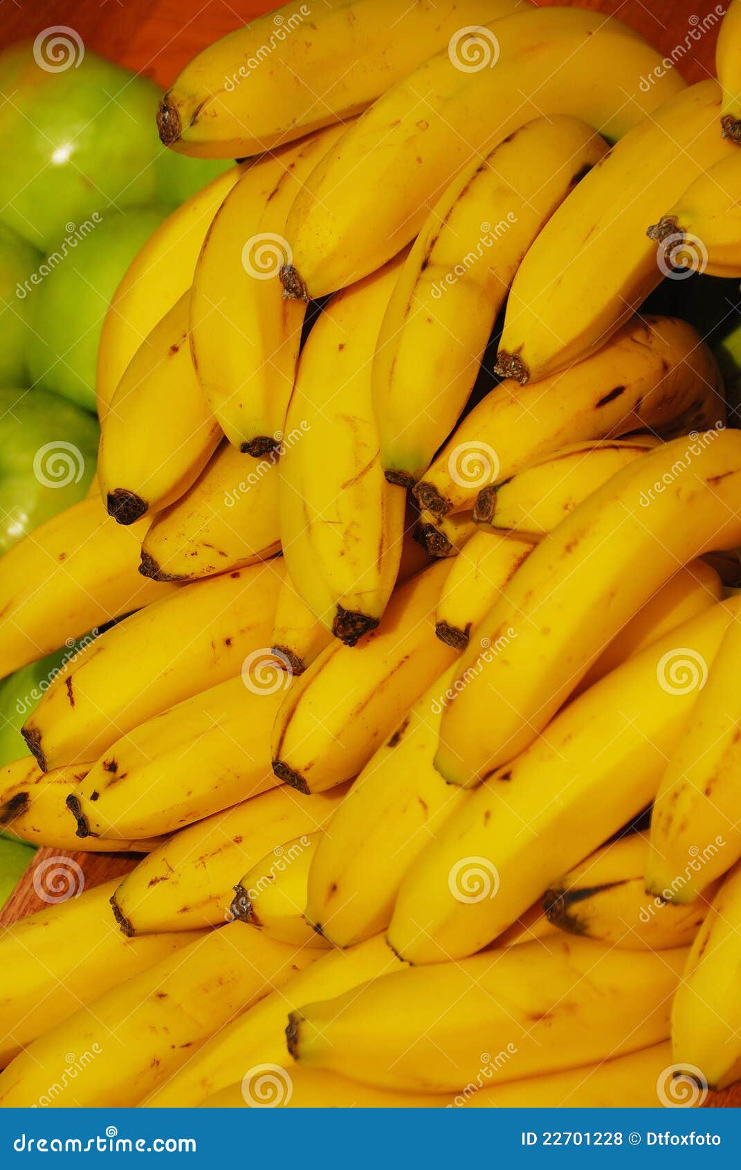 Bananes photo stock. Image du mangez, fruits, légumes - 22701228