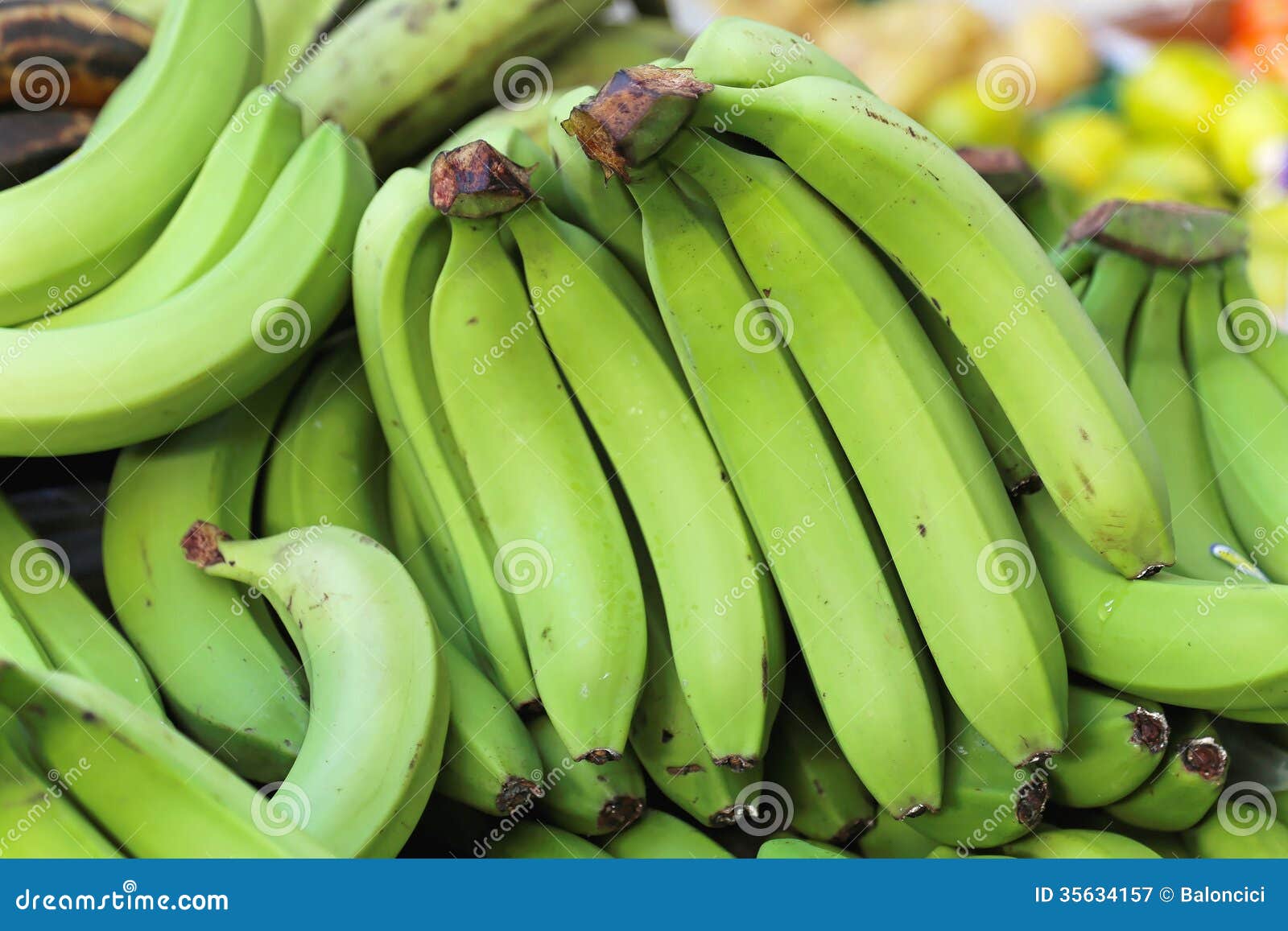 Bananes Vertes Photographie stock libre de droits - Image: 35634157