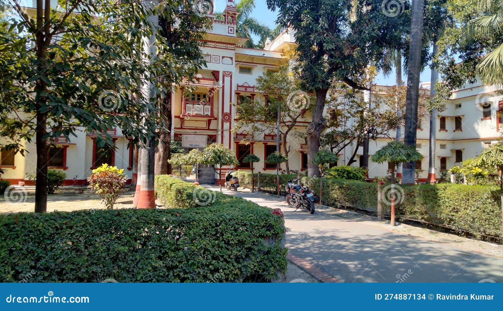 Banaras Hindu University editorial stock image. Image of building ...