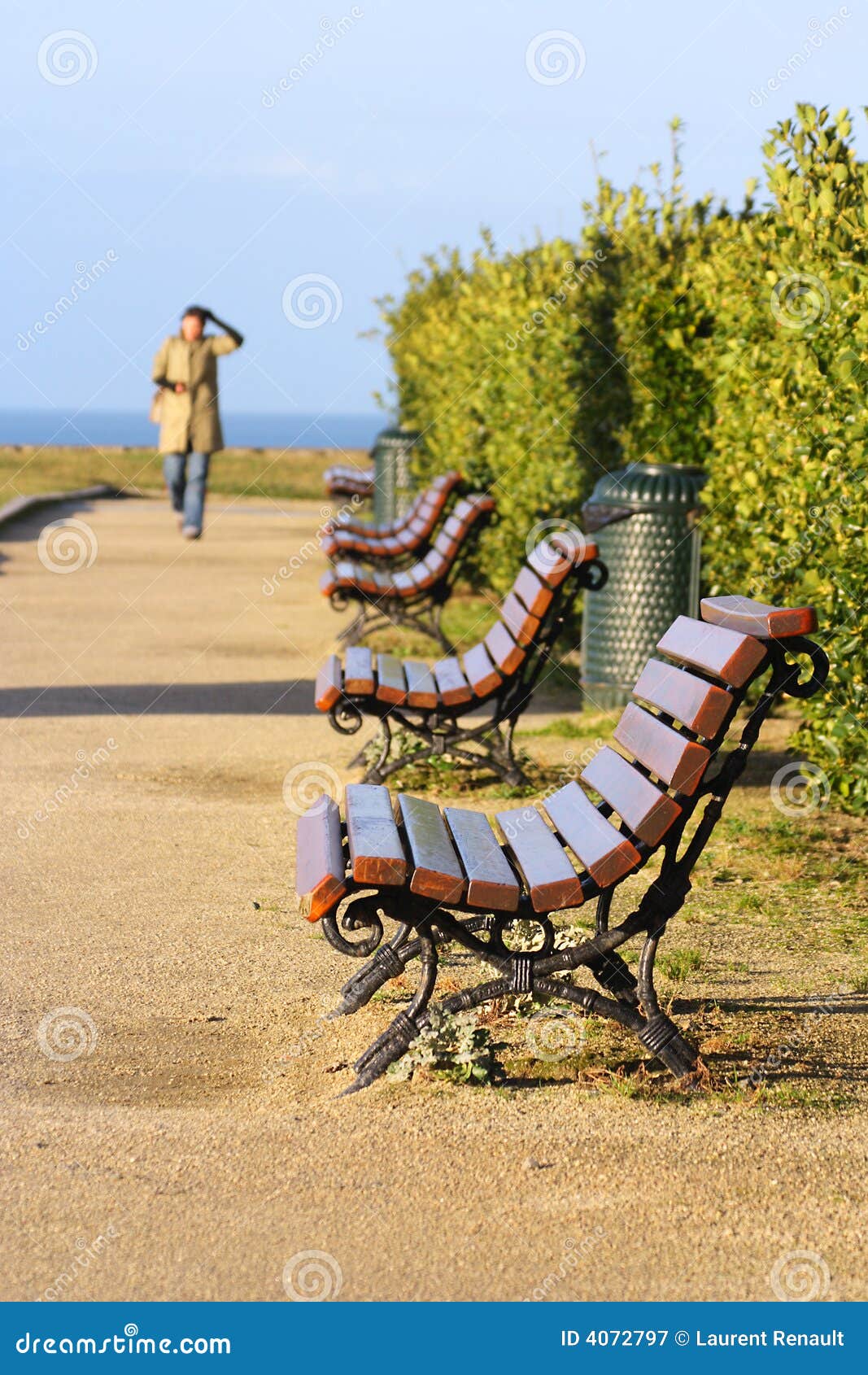Banc public image stock. Image du marche, océan, femme - 4072797