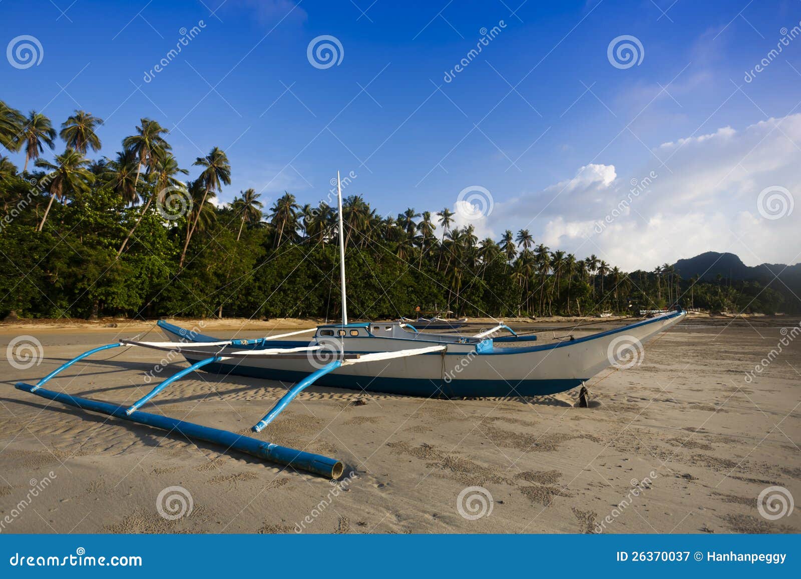 Banca Boat Approaching Mantiloc Island On Windy Day, El, Nido, Palawan ...