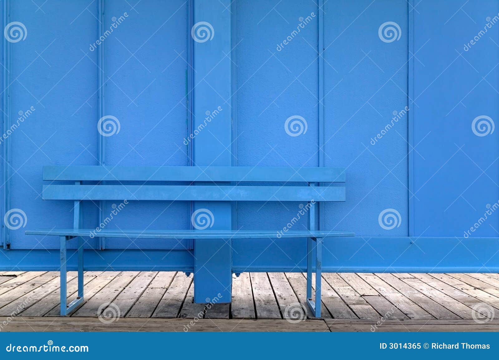 Banco azul imagem de stock. Imagem de perspectiva, conceptual - 3014365
