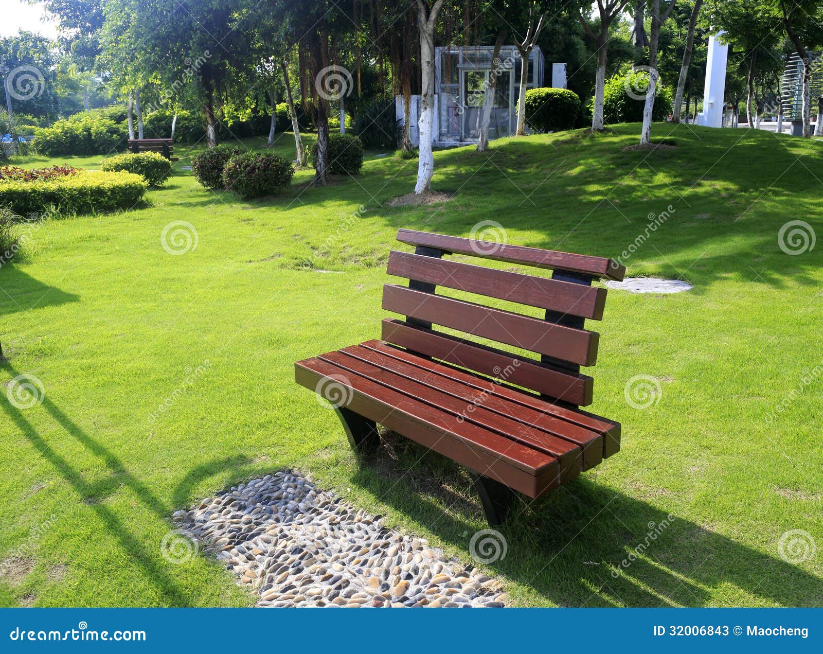 Banco en el parque imagen de archivo. Imagen de muebles - 32006843