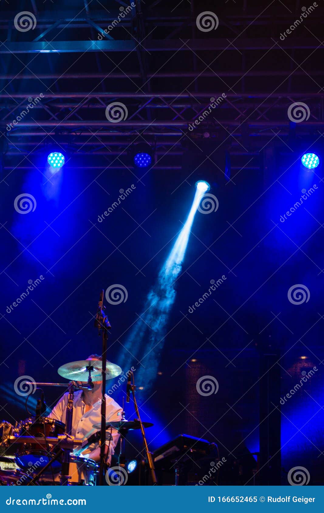 Band on stage light show stock image. Image of night - 166652465