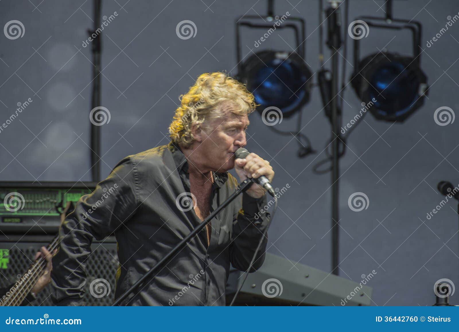 Banda Della Terra Di Manfred Mann, Canto Di Robert Hart Immagine ...