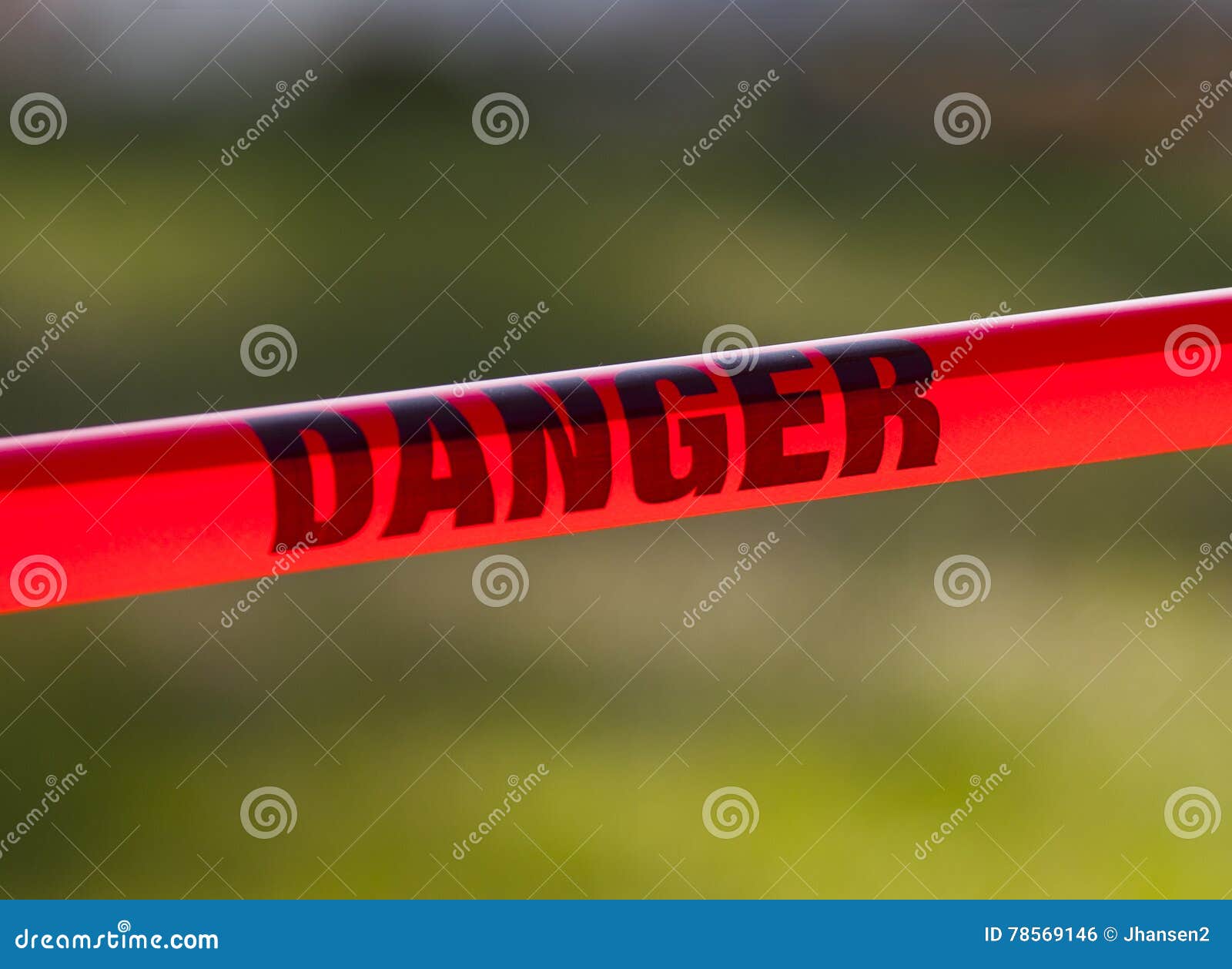 Bande rouge de danger photo stock. Image of sécurité - 78569146