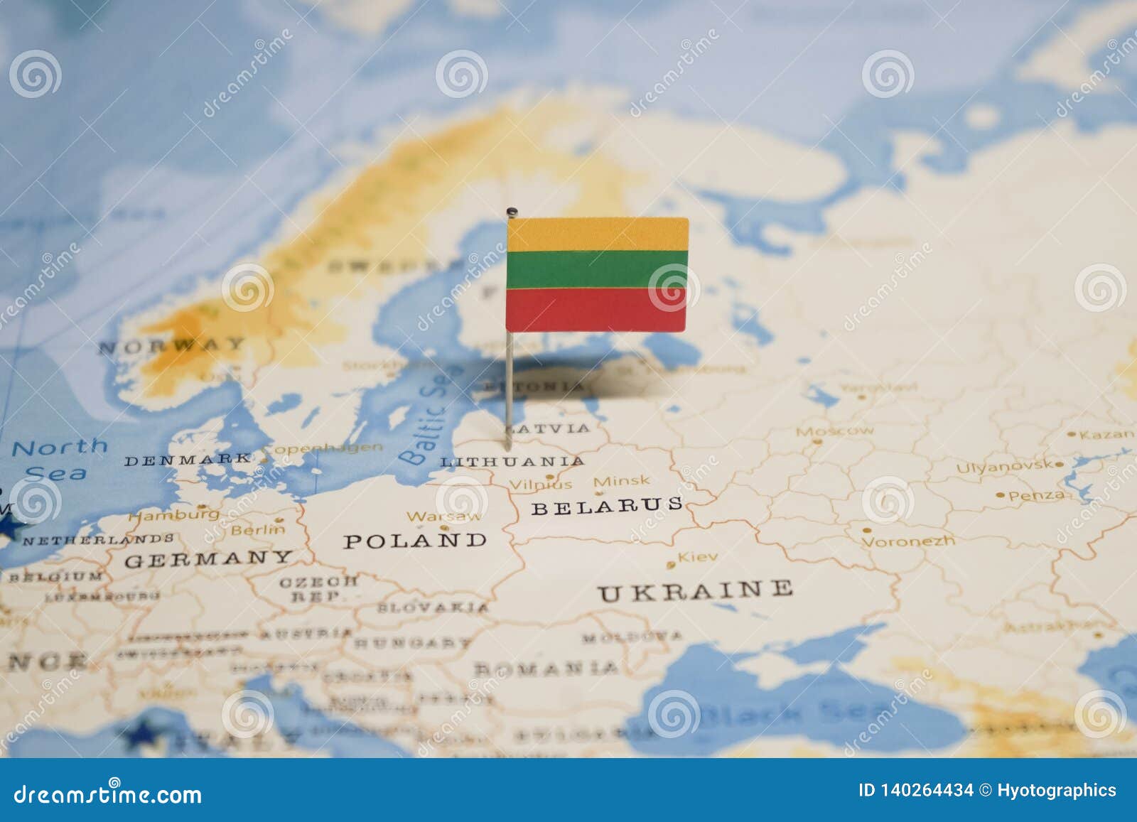 A Bandeira De Lithuania No Mapa Do Mundo Foto de Stock - Imagem de ...