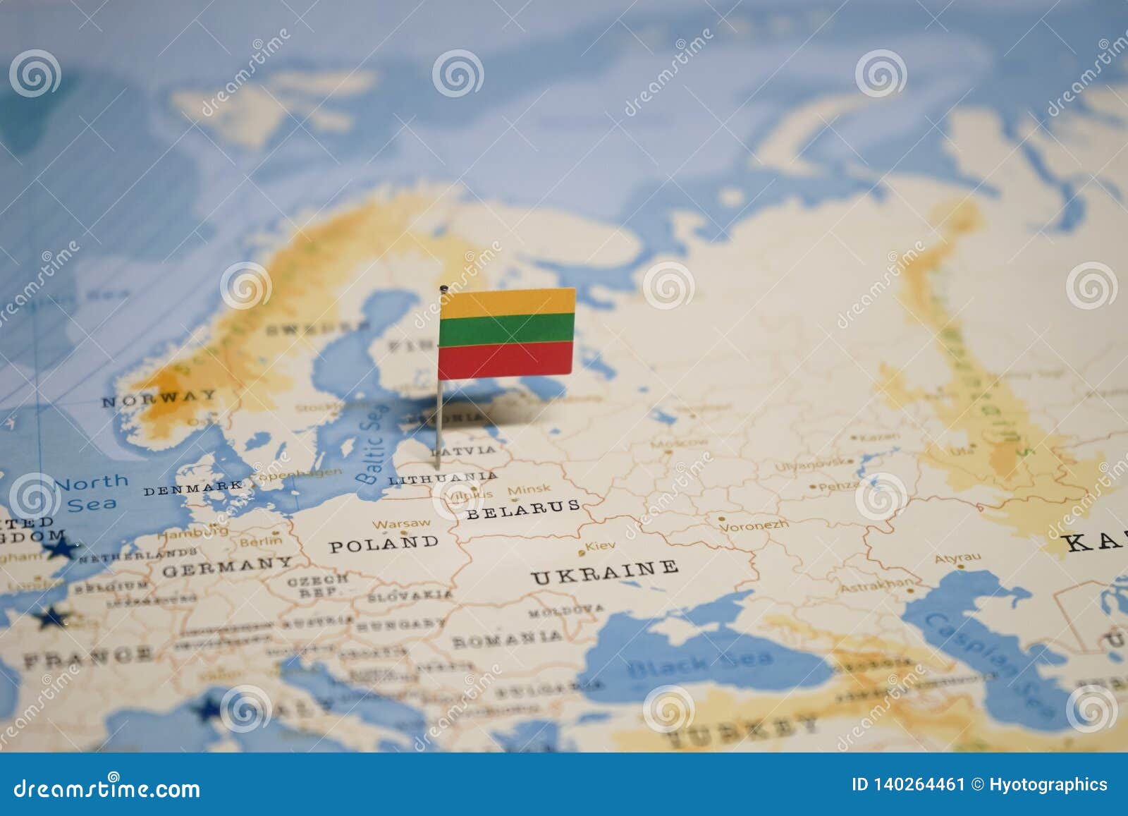 A Bandeira De Lithuania No Mapa Do Mundo Imagem de Stock - Imagem de ...