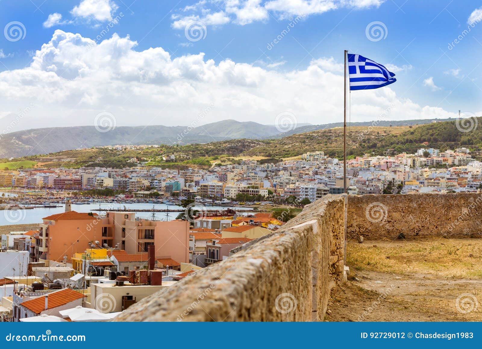 Bandeira Grega No Castelo Fortezza Rethymno, Creta Foto de Stock ...
