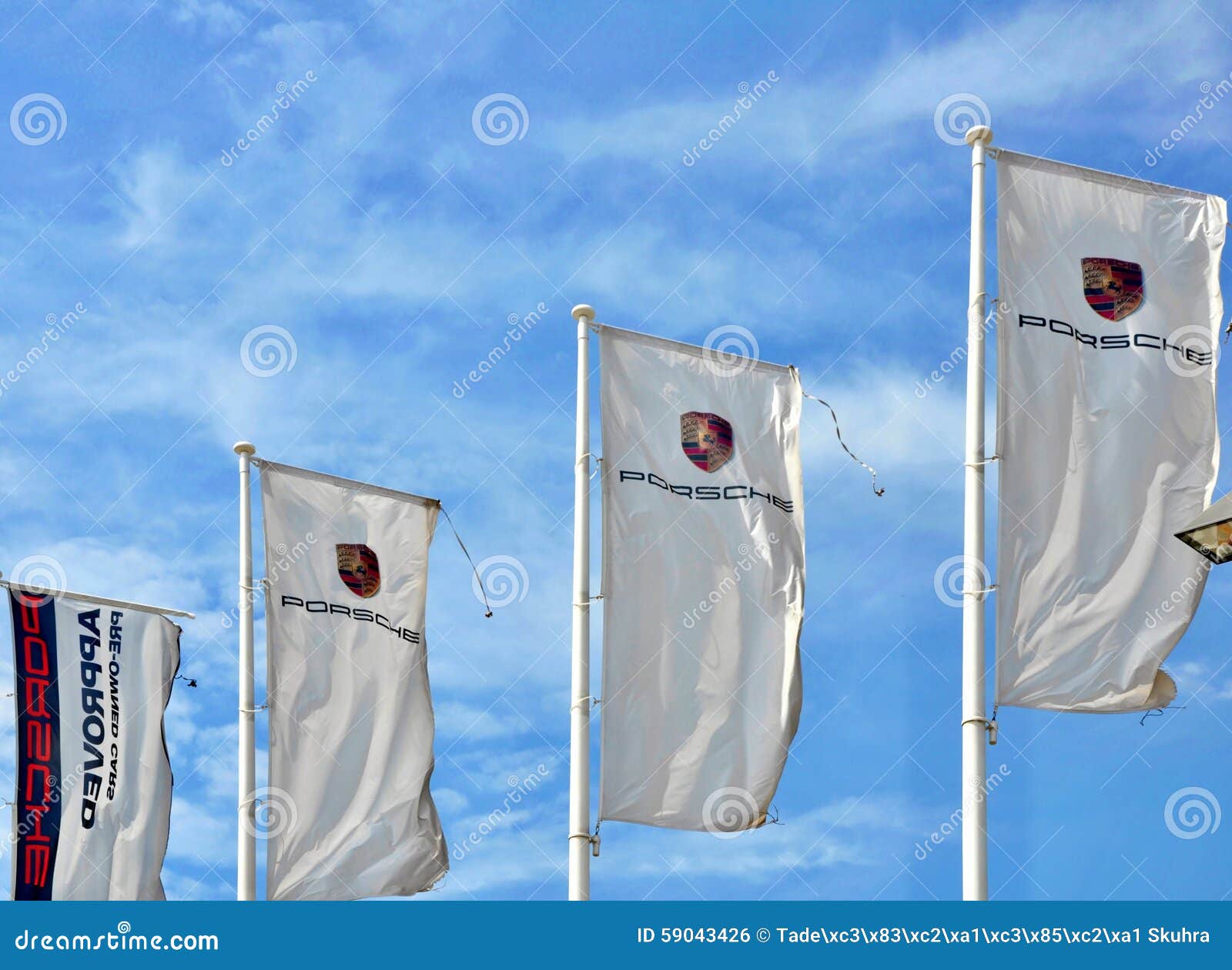 Bandeiras de Porsche foto editorial. Imagem de moderno - 59043426