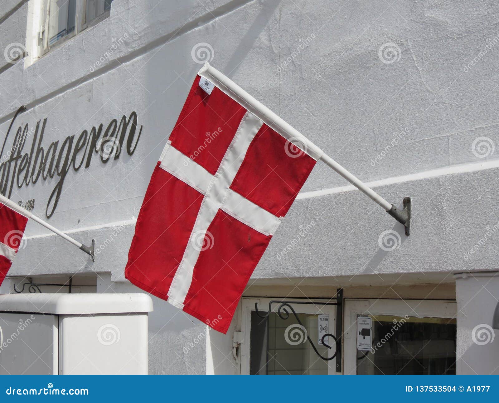 Bandera Danesa De Dinamarca En Copenhague Imagen de archivo editorial ...