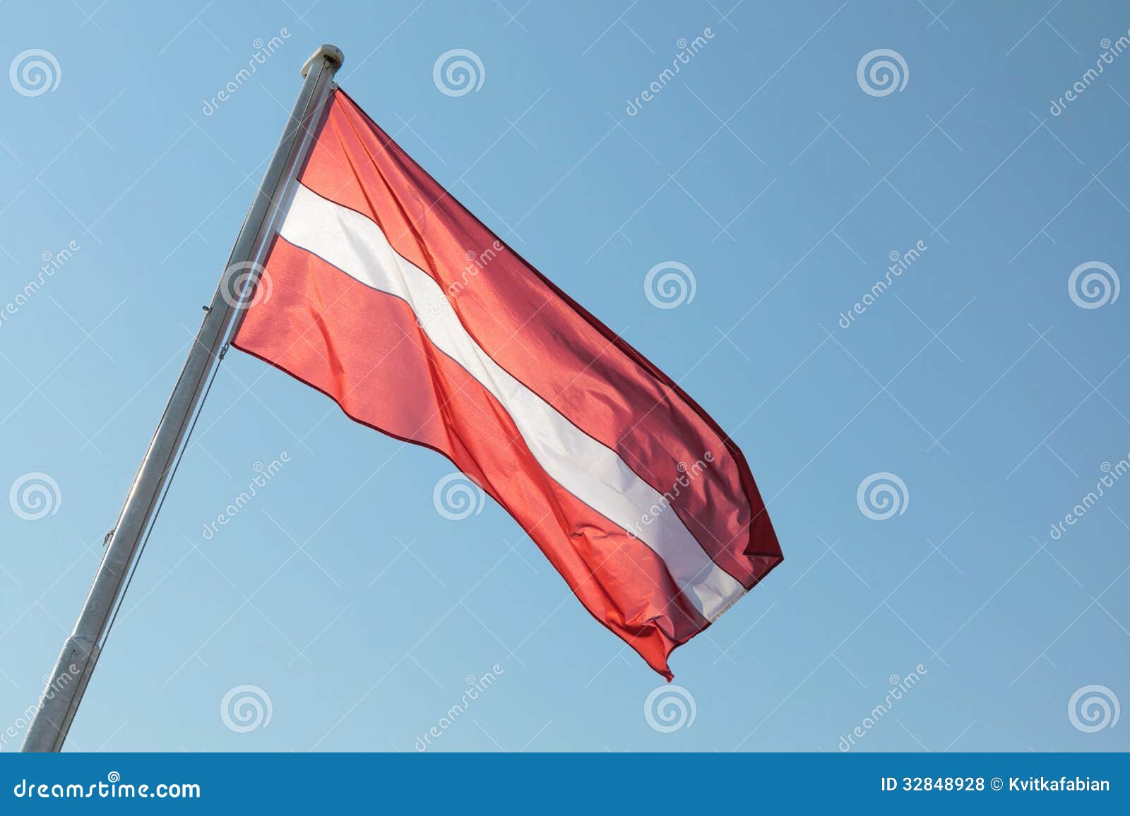 Bandera de Letonia foto de archivo. Imagen de azul, patriotismo - 32848928