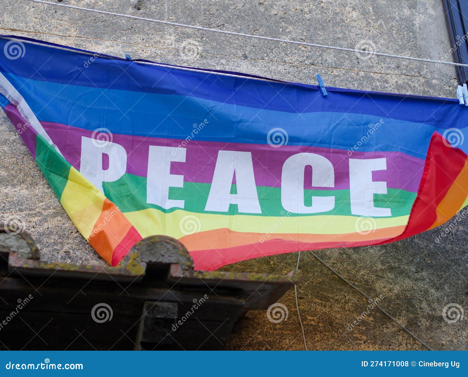 Bandera de paz arco iris foto de archivo. Imagen de colorido - 274171008