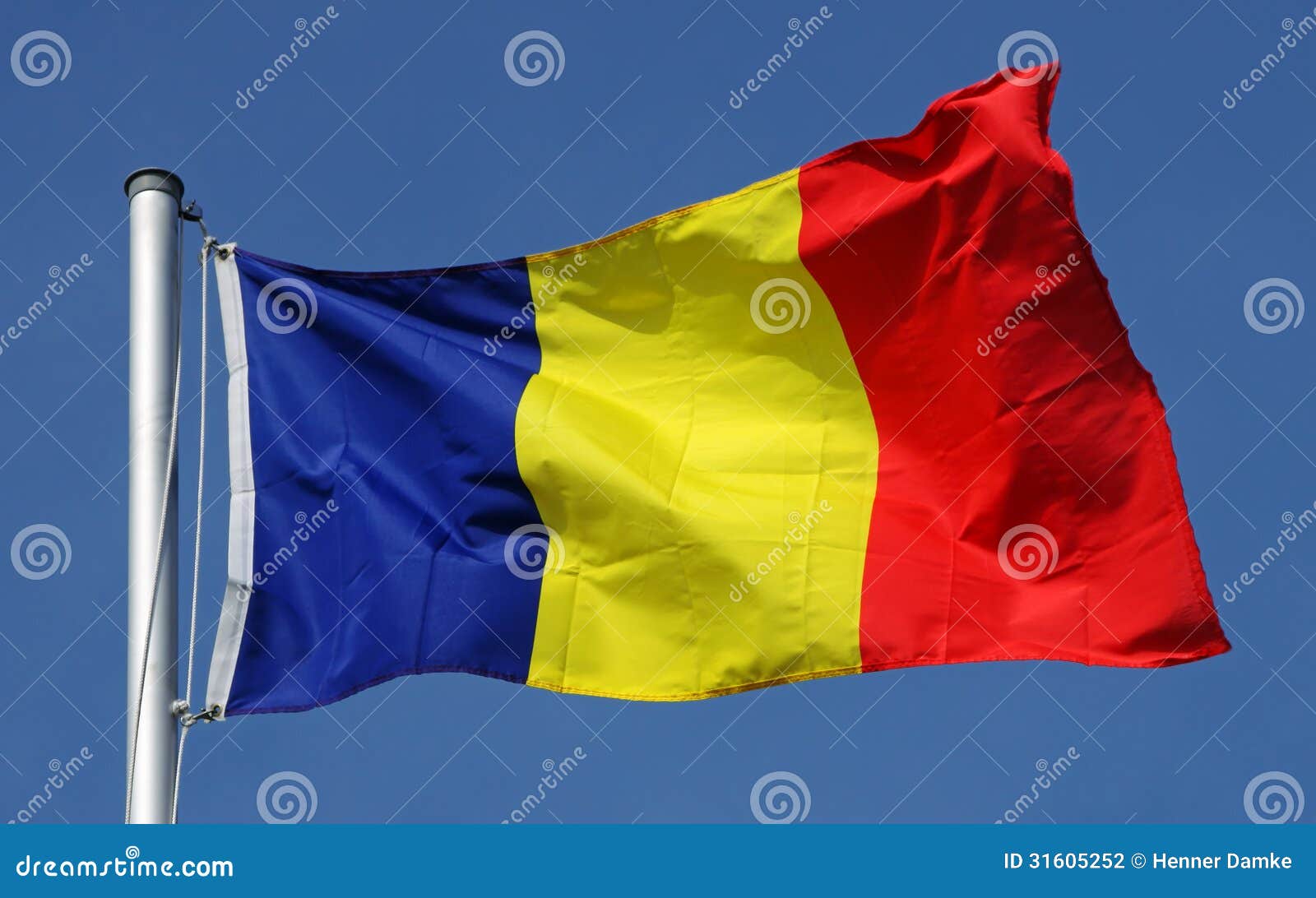 Bandera de Rumania foto de archivo. Imagen de exterior - 31605252
