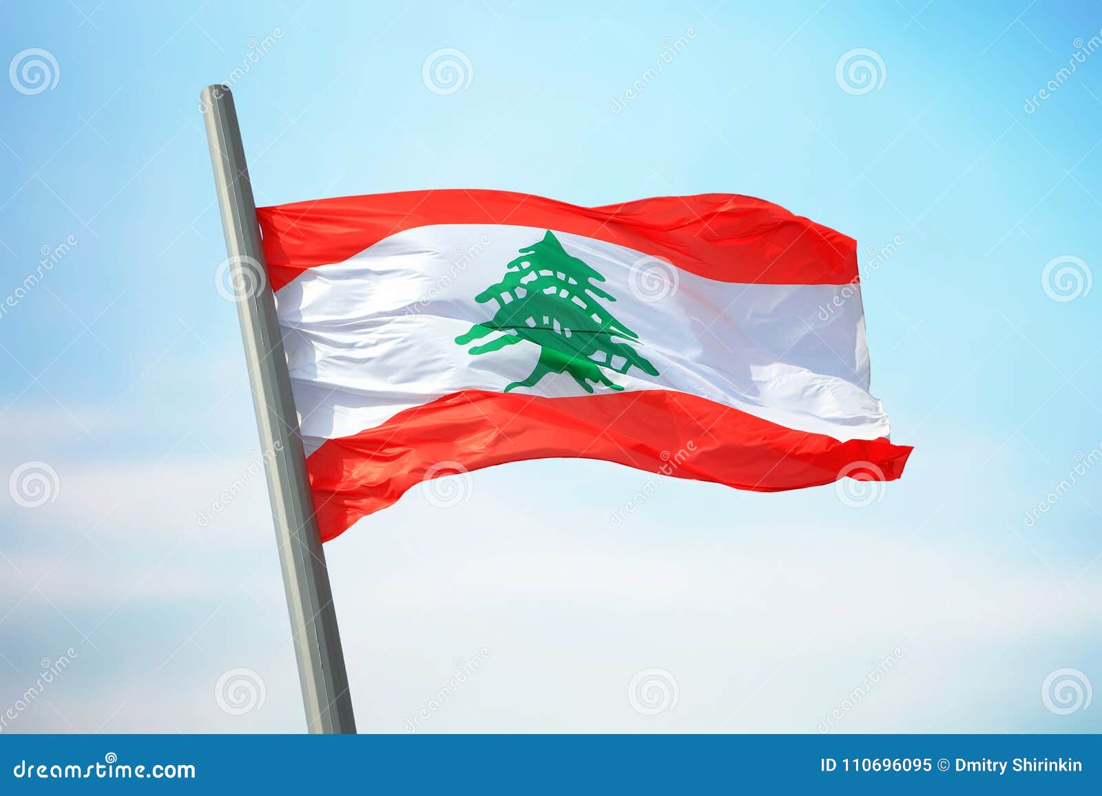 Bandera libanesa imagen de archivo. Imagen de recorrido - 110696095