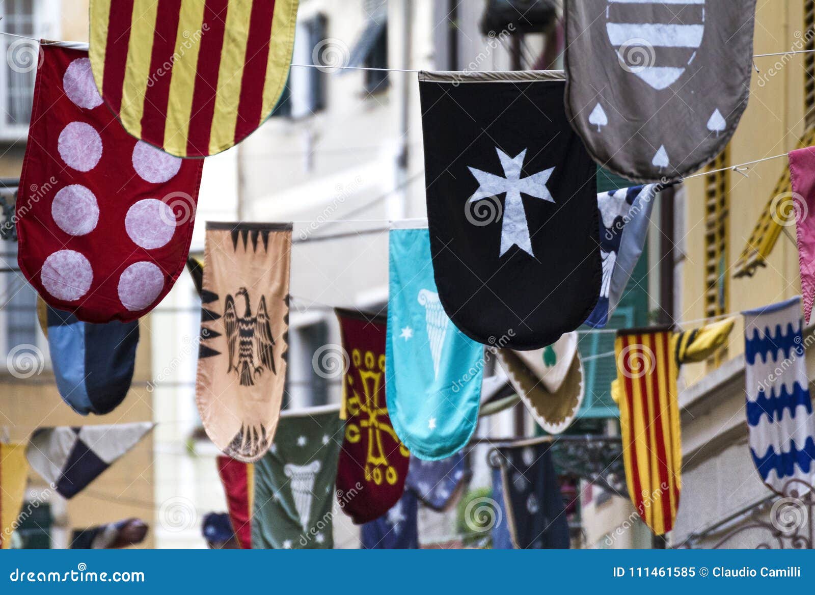 Bandera Medieval Coloreada Multi Del Vintage Imagen de archivo - Imagen ...