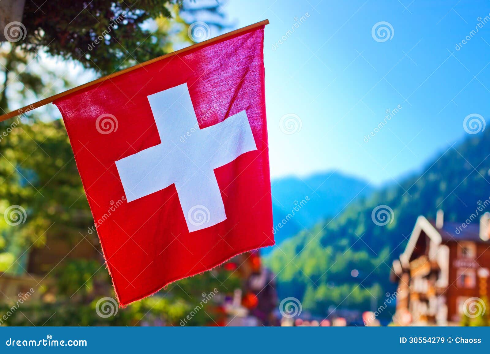 Bandera suiza imagen de archivo. Imagen de calle, verde - 30554279