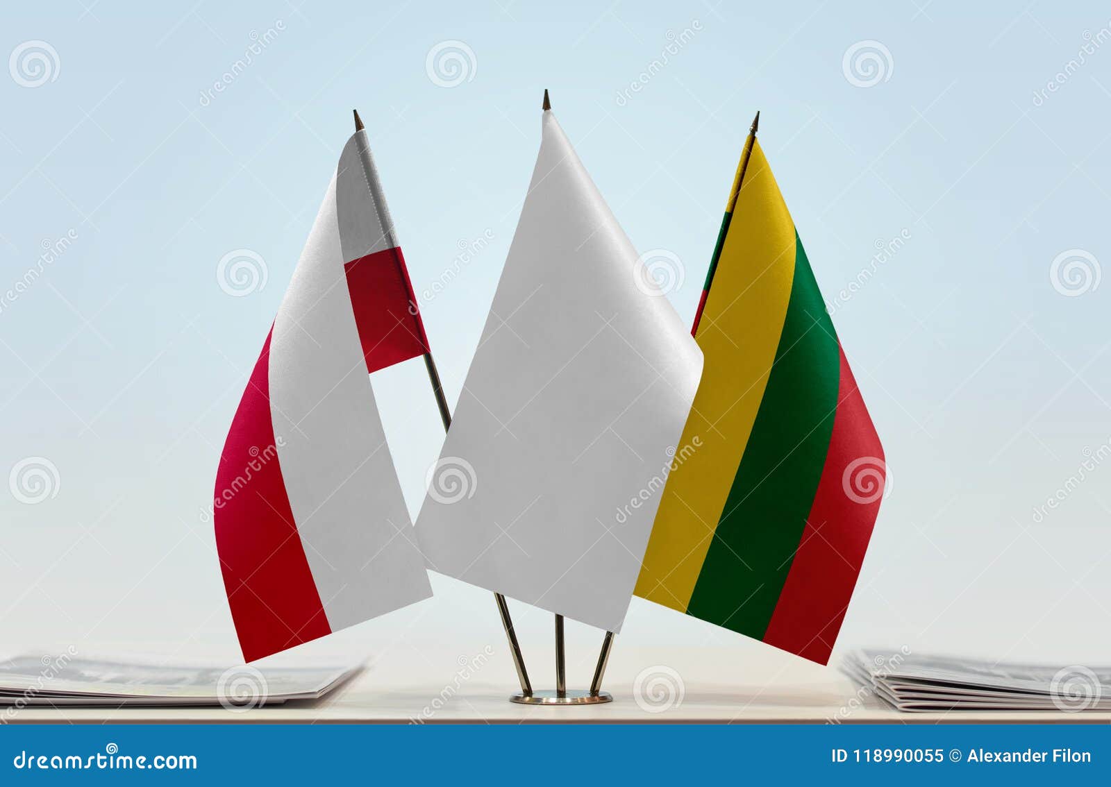 Banderas De Polonia Y De Lituania Imagen de archivo - Imagen de tres ...