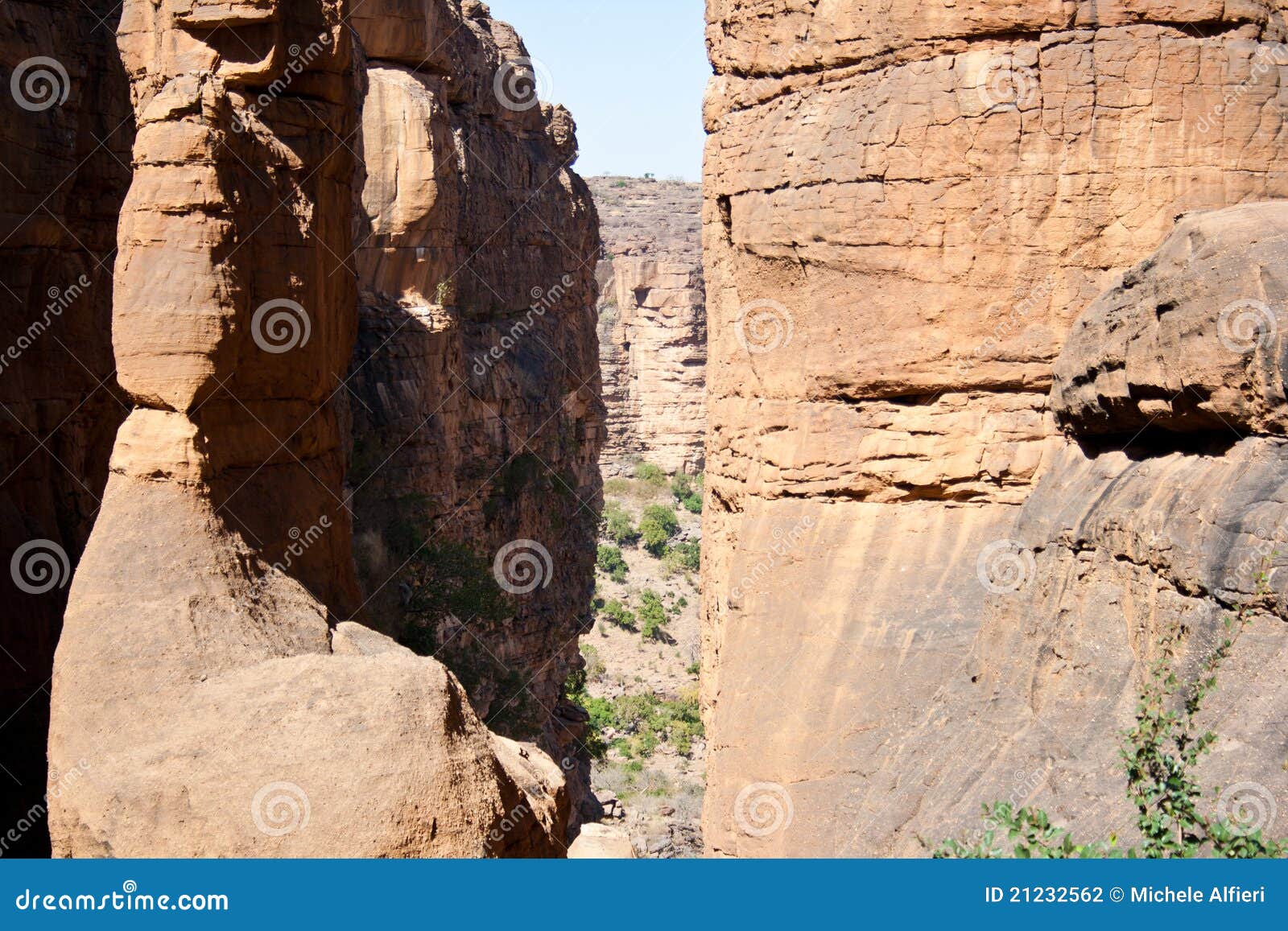 The Bandiagara Escarpment, Mali (Africa). Stock Photo - Image of ethnic ...