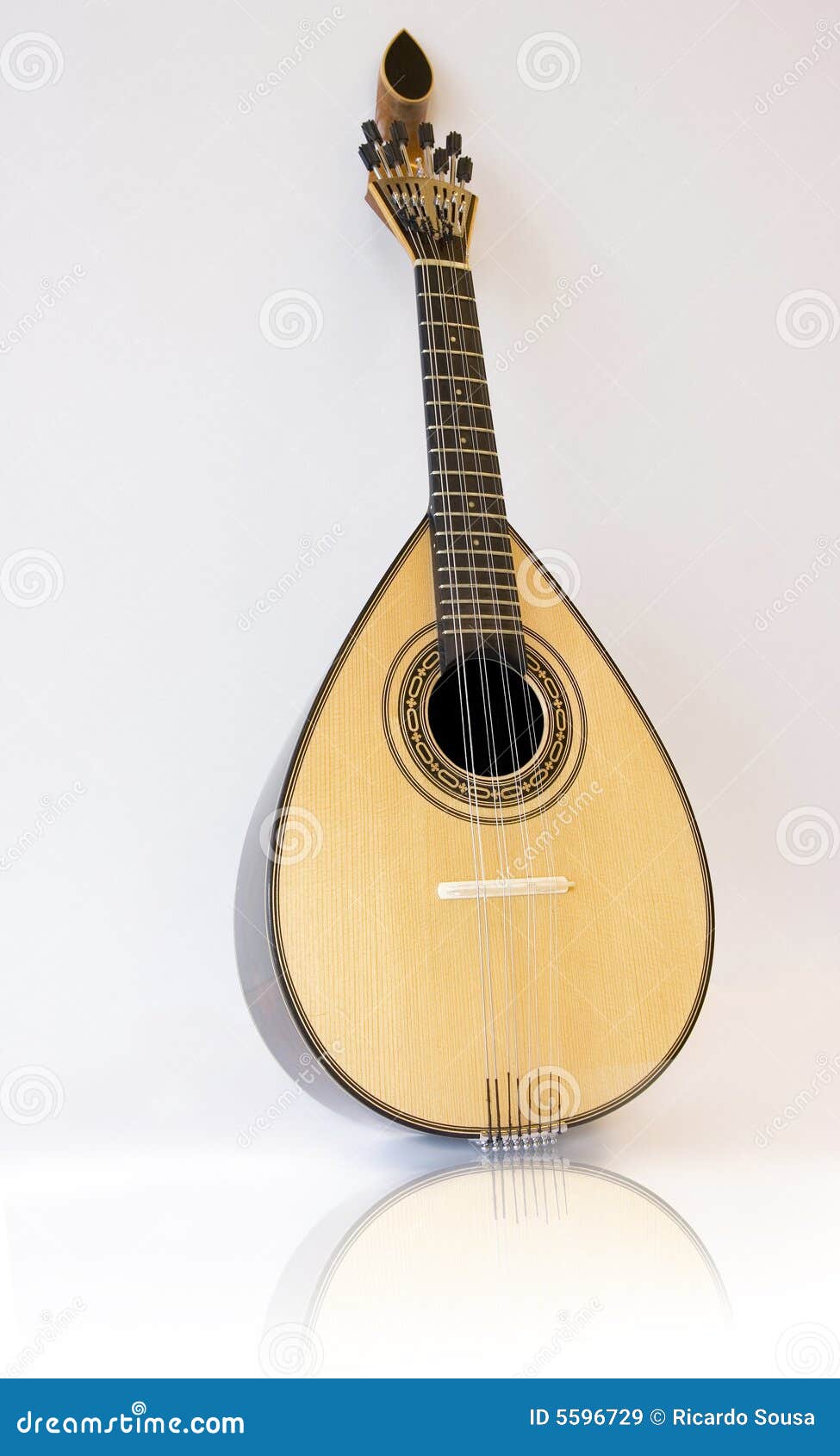 Bandolim imagem de stock. Imagem de artes, sinfonia, furo - 5596729