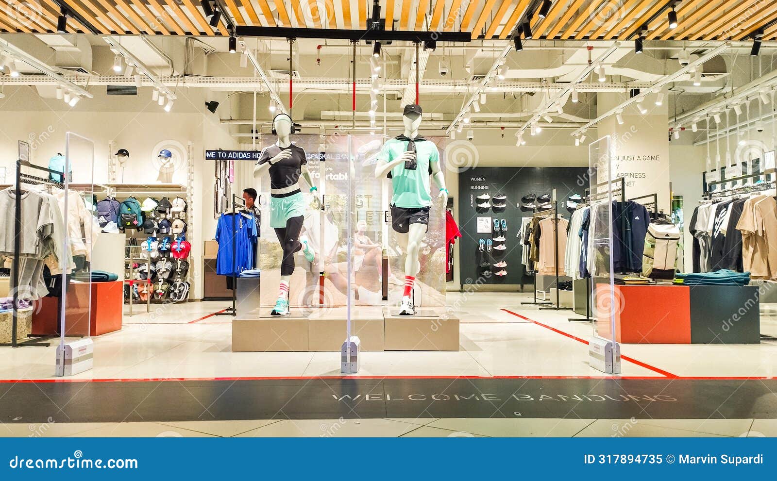 Bandung, 18 December 2023-Paskal Hyper Square in Bandung. Editorial ...