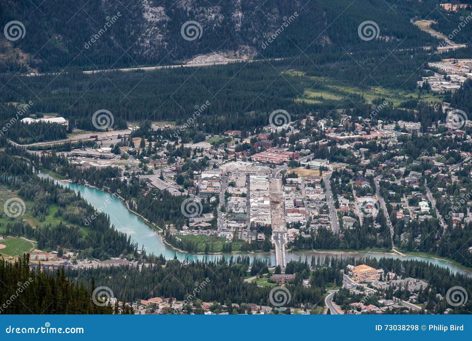 BANFF, ALBERTA/CANADA - 7. AUGUST: Banff-Mitte in Kanada Im August ...